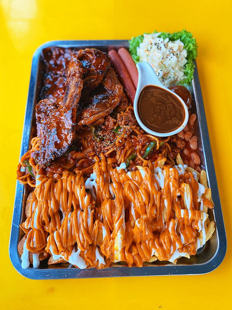Pak Maon Western